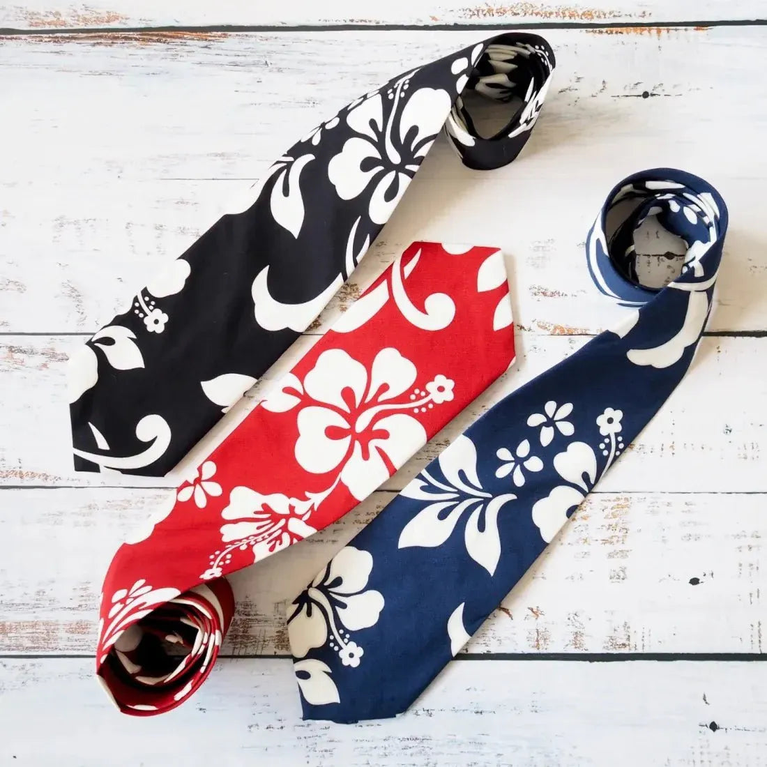 Black Haleiwa Hawaiian Necktie with Hibiscus Flowers – Lavahut